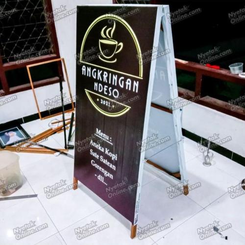 Jual Standing Banner Kayu Segitiga Bisa di Lipat + Pengunci - CUSTOM ...