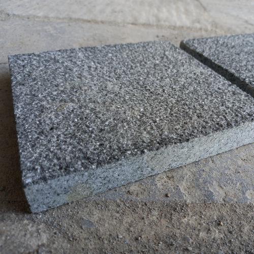 Jual Batu Andesit Hitam Finishing Bush Hummer (Kulit Jeruk) 20x20x2cm ...