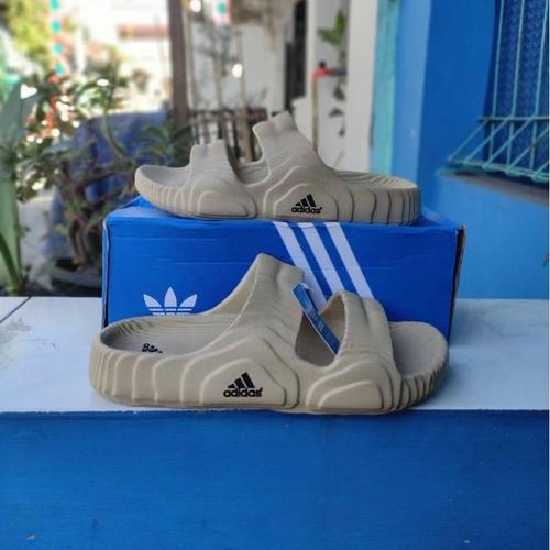 Jual Sandal Slide Slop Adidas Pria / Sandal Selop Pria Adidas - Abu-abu ...