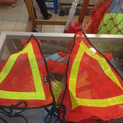 Jual Bendera flagman/Bendera segitiga / Bahan Jaring Uk 30×40 - Jakarta ...