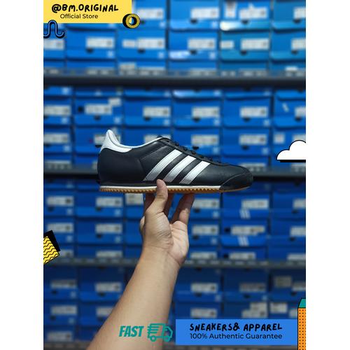 Jual Adidas Kick 74 Core Black Chalk White Gum IG8951 - 46.5 - Kab. Karawang - BM STORE ORIGINAL ...