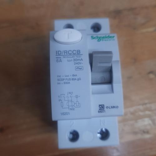 Jual rccb 1 phase schneider 30MA 6A - Jakarta Pusat - kamojang ...