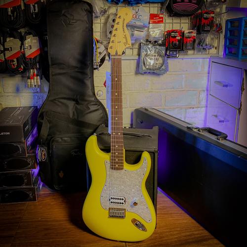 Jual Fender Limited Edition Tom DeLonge Stratocaster Electric Guitar ...