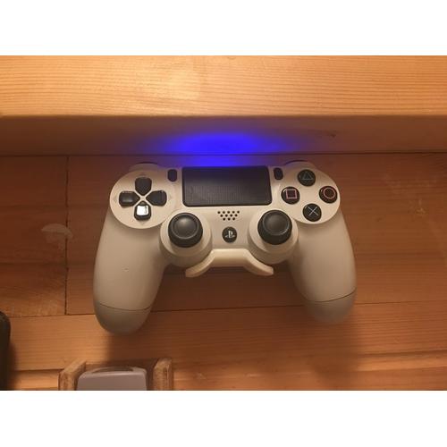 Jual Dudukan PS4 Stick Dual Shock Wall Stand / Stik PS Dinding / Tembok ...