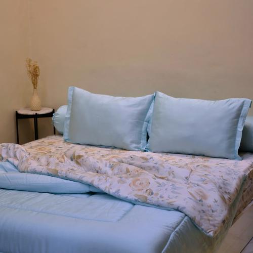 Jual Sleep Buddy Set Sprei Amelie Pink Lyocell 100s - Queen Size - Kota ...