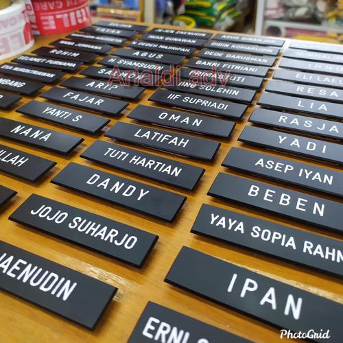 Jual Papan nama dada grafir hitam doff nametag hitam dove full magnet ...