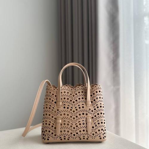 Jual bag Alaia tas Mina 20 Vienne Wave Lux Tote Bag in Nude - Kota ...
