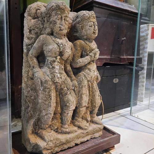 Jual Batu tua. Simbol cinta Rama dan shinta - Kota Bandung - vintage ...