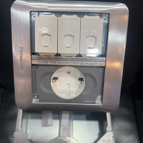 Jual panasonic stop kontak lantai DUMF3230 arde + soket telepon tlp ...