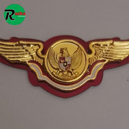 Jual pin garuda model wing latar merah - Jakarta Timur - razka_souvenir ...