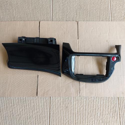 Jual Honda Jazz GE8 Genuine head unit frame and glove box BLACK ...