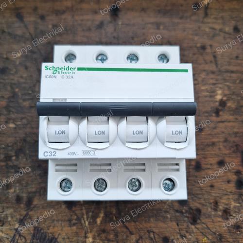 Jual SCHNEIDER MCB 4P 32A IC60N 4P 32A A9F74432 - Jakarta Pusat - Surya Electrikal | Tokopedia