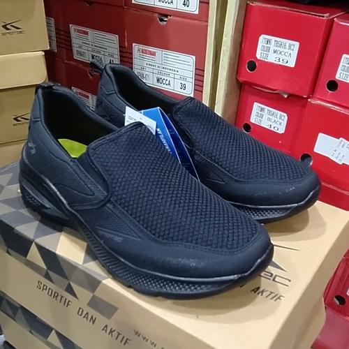 Jual sepatu slip on pria Merk Spotec original onyx hitam polos ...