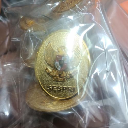 Jual PIN PROTOKOL OVAL SESPRI GARUDA KUNINGAN SEPUH EMAS - Jakarta ...