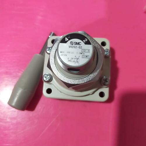 Jual HAND VALVE PNEUMATIC SMC VH202-02 (1/4") - Jakarta Barat - pneumatic inti jaya | Tokopedia