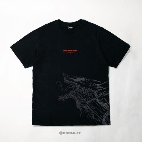 Promo KREMLIN T-Shirt Kaos Black - GUTS - XL - Kota Bandung - Kremlin ...