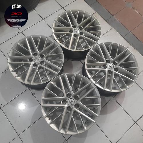 Jual pelek mobil velg replika camry r18 lubang 5x114 silver - Kota ...
