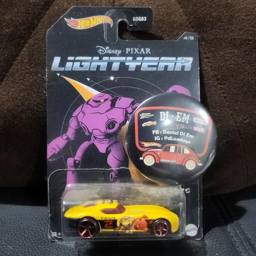 Jual Hotwheels Disney Pixar Lightyear Fast Felion Kuning - Kab ...