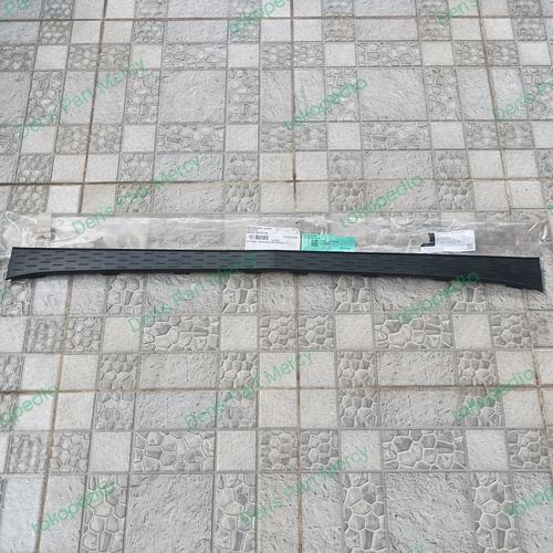 Jual NEW MERCEDES-BENZ GLA H247 FRONT BUMPER CENTER TRIM A2478855005 ...