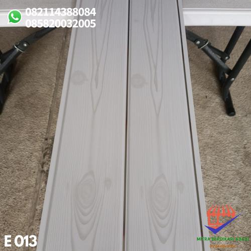 Jual Plafon PVC Motif Kayu Putih dengan Nat Silver. - Per Meter Lari ...