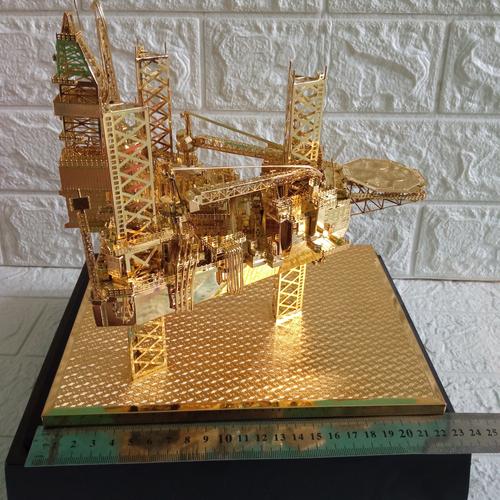 Jual souvenir miniatur rig offshore jackup rig laut super detail krom ...