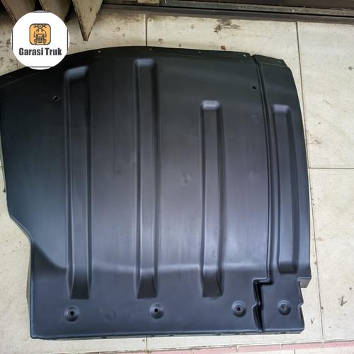 Jual Penahan Lumpur Roda Mitsubishi Fuso FN62 Fighter 6M60 Tayo - Kanan ...