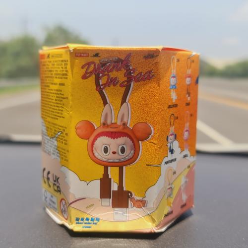 Jual Labubu Cable Iphone original Popmart - Kab. Bandung - -glow ...