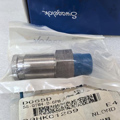 Jual Quick Connect Stem 3/8" MNPT Sealed PTFE W/Valve Swagelok SS-QTM4 ...