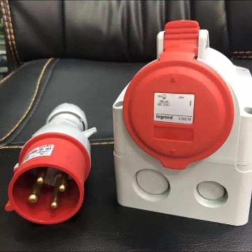 Jual plug industri + surface mounting socket 4pin 32A IP44 legrand set - socket Saja - Jakarta ...