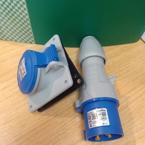 Jual Connector Legrand Panel Mounting Socket 1 Phase 3 Pin 32A IP44 ...