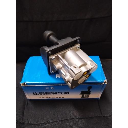 Jual control Valve hyva 14750667H Volvo mercy scania - Jakarta Barat ...