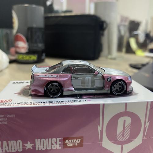 Jual Mini GT Kaido House CHASE KHMG128 Nissan Skyline R34 Pink Kaido ...