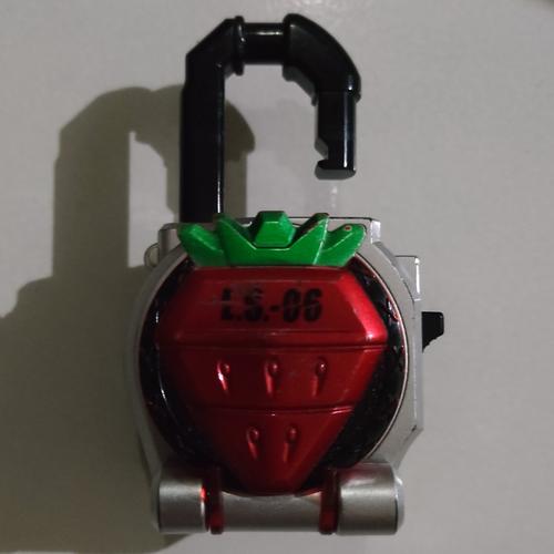 Jual dx ichigo lockseed kamen rider gaim lock seed - Kota Kediri ...