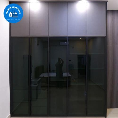 Jual lemari pakaian kaca ryban ryben kaca hitam transparan full plafon ...