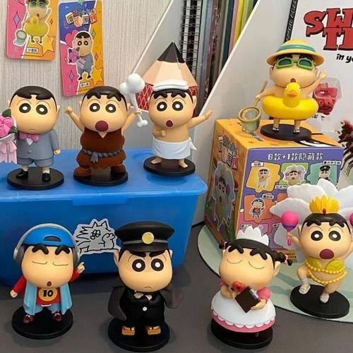 Jual blind box Crayon Shin-chan mini so changing dress code BlindBox ...
