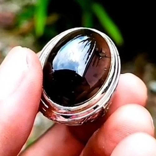 Batu Kecubung Hitam