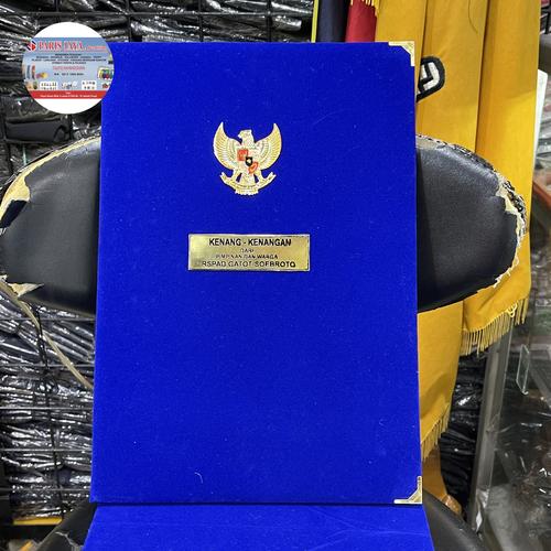 Jual Map upacara/map bludru/map sekolah garuda kotingan + plat kuningan ...