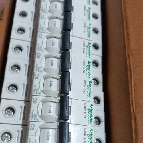 Jual mcb 1p 6a ic60n schneider / schneider mcb 1p 6a IC60N 6KA ORIGINAL ...