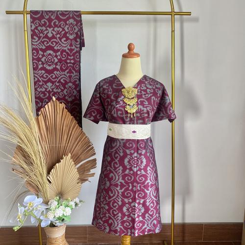 Jual KAIN TENUN ENDEK MOTIF PATRA MERAH GRINGSING - Kab. Badung - Endek ...