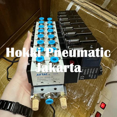 Jual Solenoid valve Airtac 4V210-08 + manifold 8 baris / susun + fitting pneumatic - AC220V ...