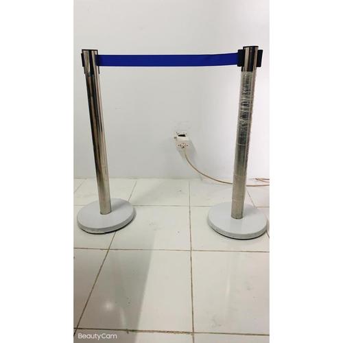 Jual Tiang Antrian Pembatas Besi Stainless Barrier Pita Biru/ tiang ...