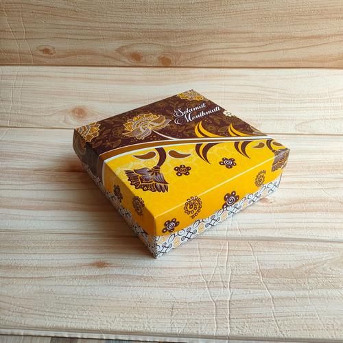 Jual Dus Nasi R10 Motif Batik Coklat Kuning / Box Nasi uk 20 x 20 Motif ...