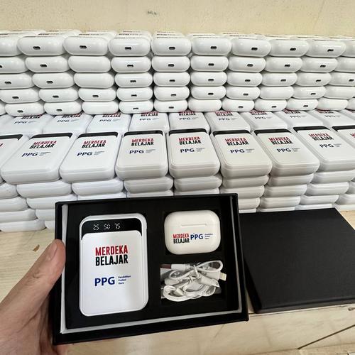Jual Powerbank Levy + Earpod Evie Custom Gift Set 50 / Custom Souvenir ...