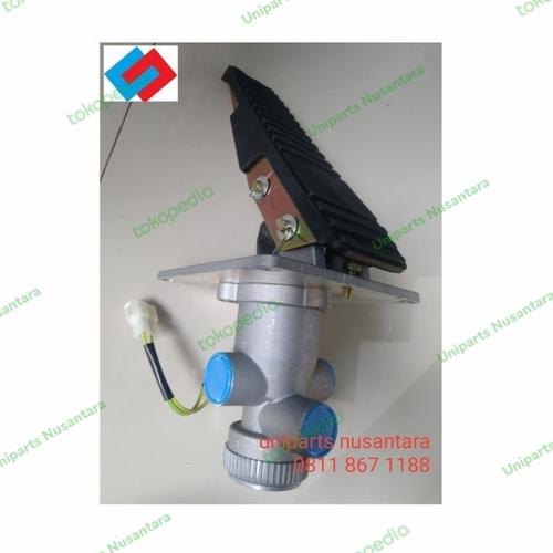 Jual BRAKE VALVE ASSY. / PEDAL REM XCMG LW300 Zl50G 800901158 800903022 ...