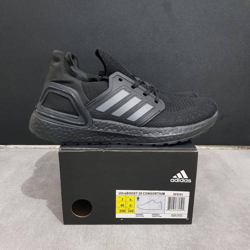 Jual SEPATU RUNNING ADIDAS ULTRA BOOST 20 TRIPLE BLACK - 41 - Jakarta ...