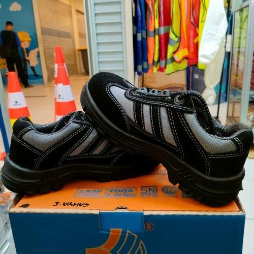Jual Sepatu Safety Kent Type Madura 78124 / Safety Shoes Kent Original ...