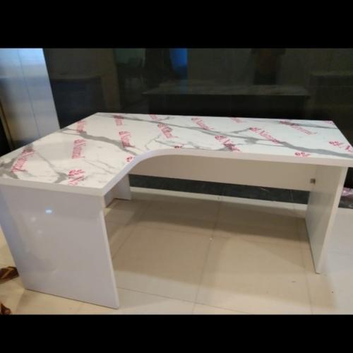 Jual Meja Semi Direktur L Warna hpl Marmer dan putih - Jakarta Selatan ...