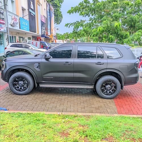 Jual velg offroad hitam r18 hsr bira untuk pcd 6X139 mobil ford everest ...