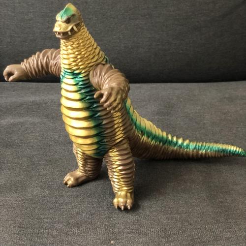 Jual Kaiju ultraman redking original bandai 6" dx 17cm - Kota Tangerang ...