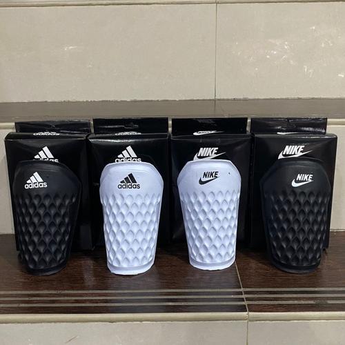 Jual Skin Deker Futsal Sepak Bola Bahan Tebal Lembut Pelindung Tulang ...